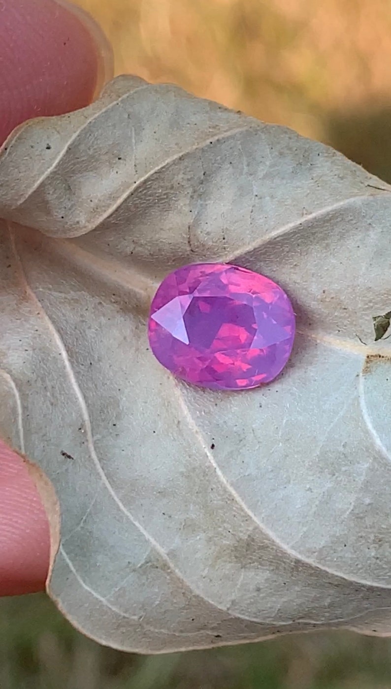 2.15ct Neon Orangish Pink Purple Color Mix Opalescent Sapphire - Etsy ...