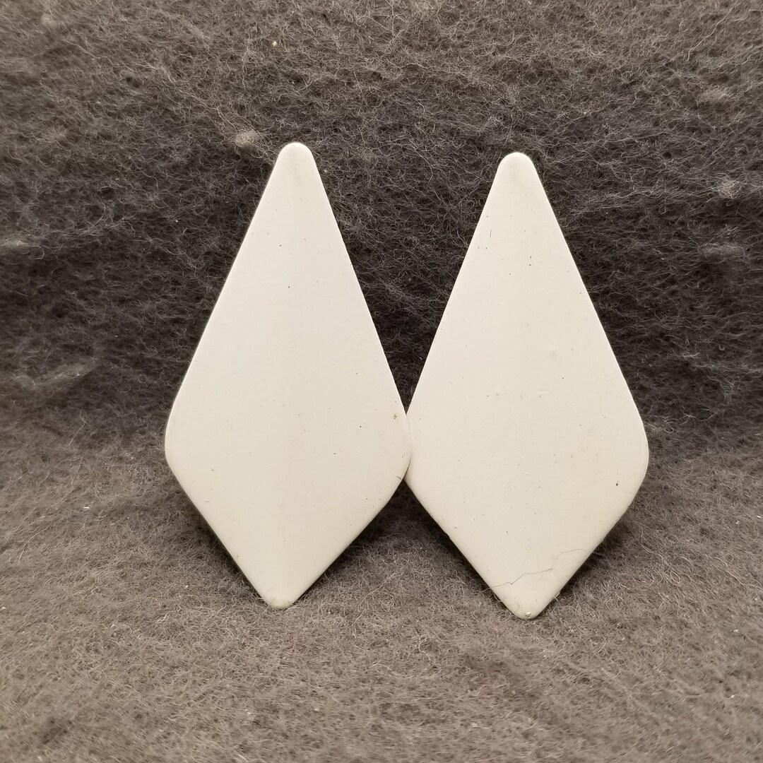 Large White Geometric Teardrop Shape Clip-on Earrings 4450 - Etsy