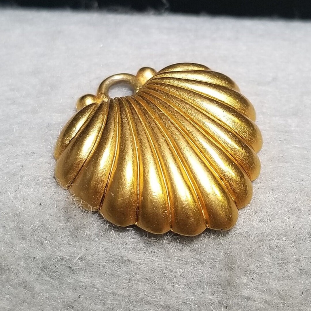 Vintage Leslie Block Goldtone Heart Pendant 4745 - Etsy