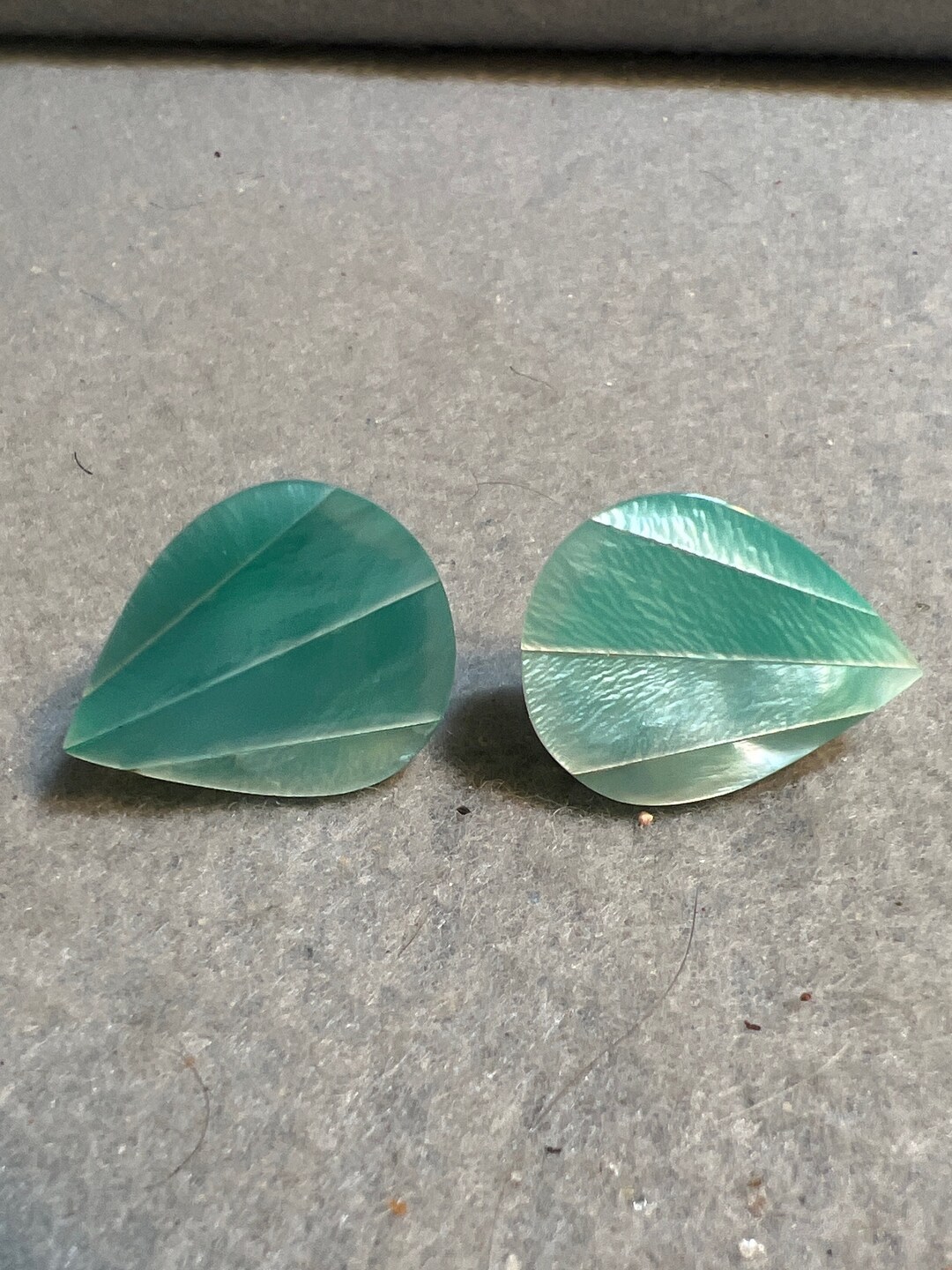 Vintage Plastic Green Tear Trop Shape With White Stripes Clip-on ...