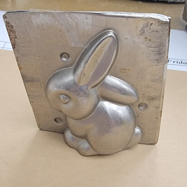 Vintage Bunny Molds - Etsy