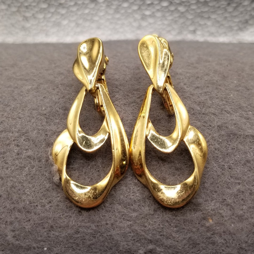 Trifari Gold Tone Design Dangle Clip-on Earrings 5374 - Etsy