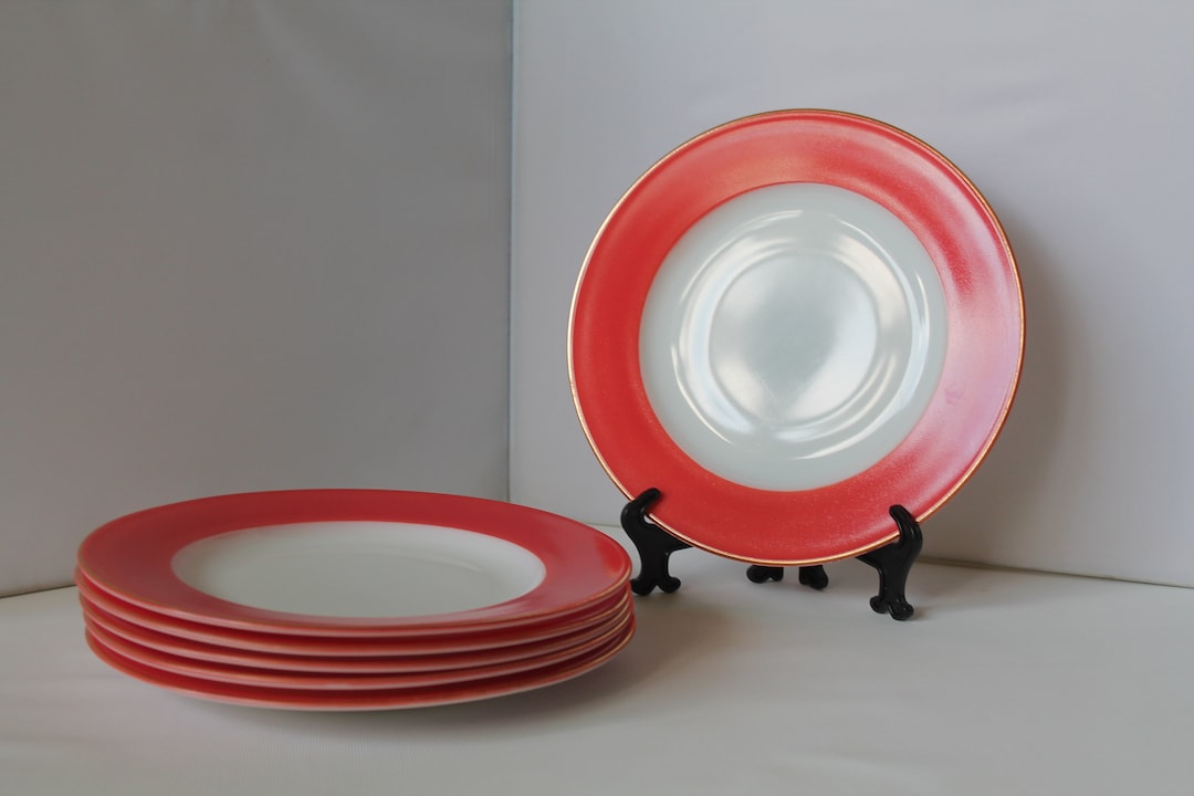 Rare Vintage Pyrex Red and White Glass Dinner Plates Set of - Etsy