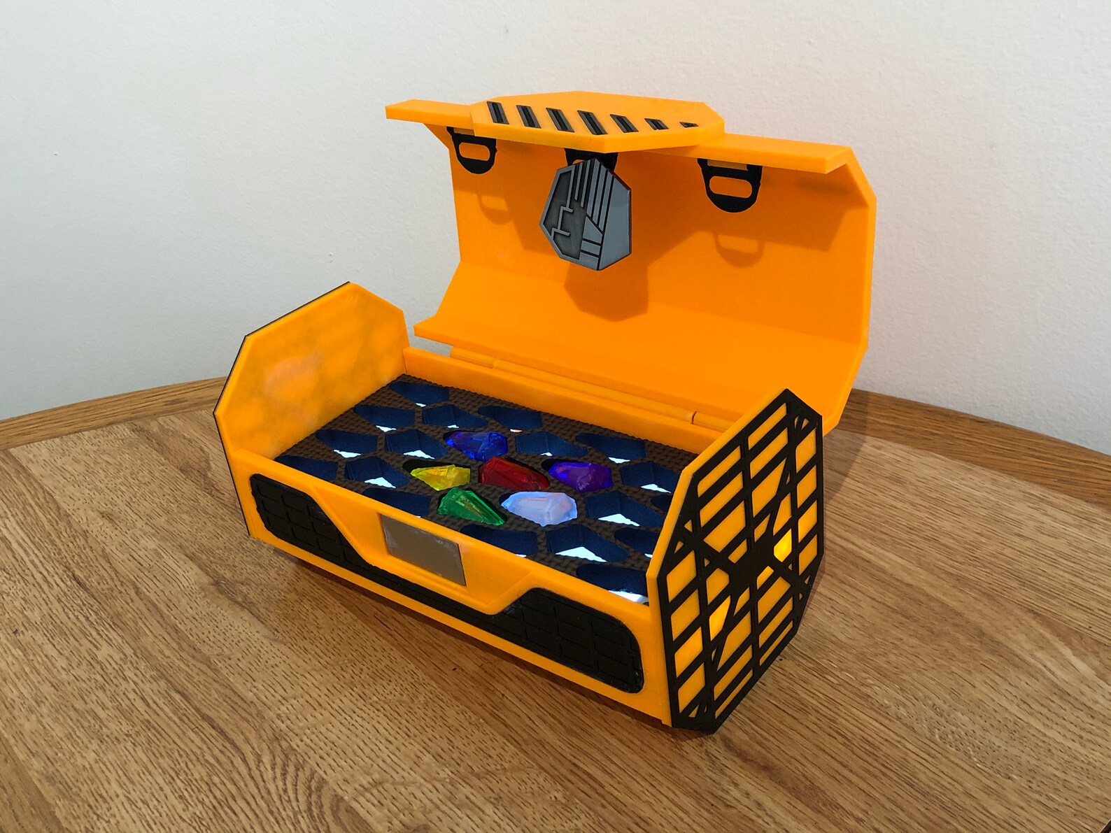 Kyber Crystal Display Crate for Star Wars Galaxy's Edge Savi's Workshop ...