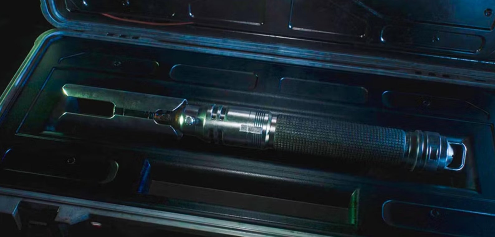Star Wars Galaxy's Edge Cal Kestis Legacy Lightsaber - Jedi Survivor ...