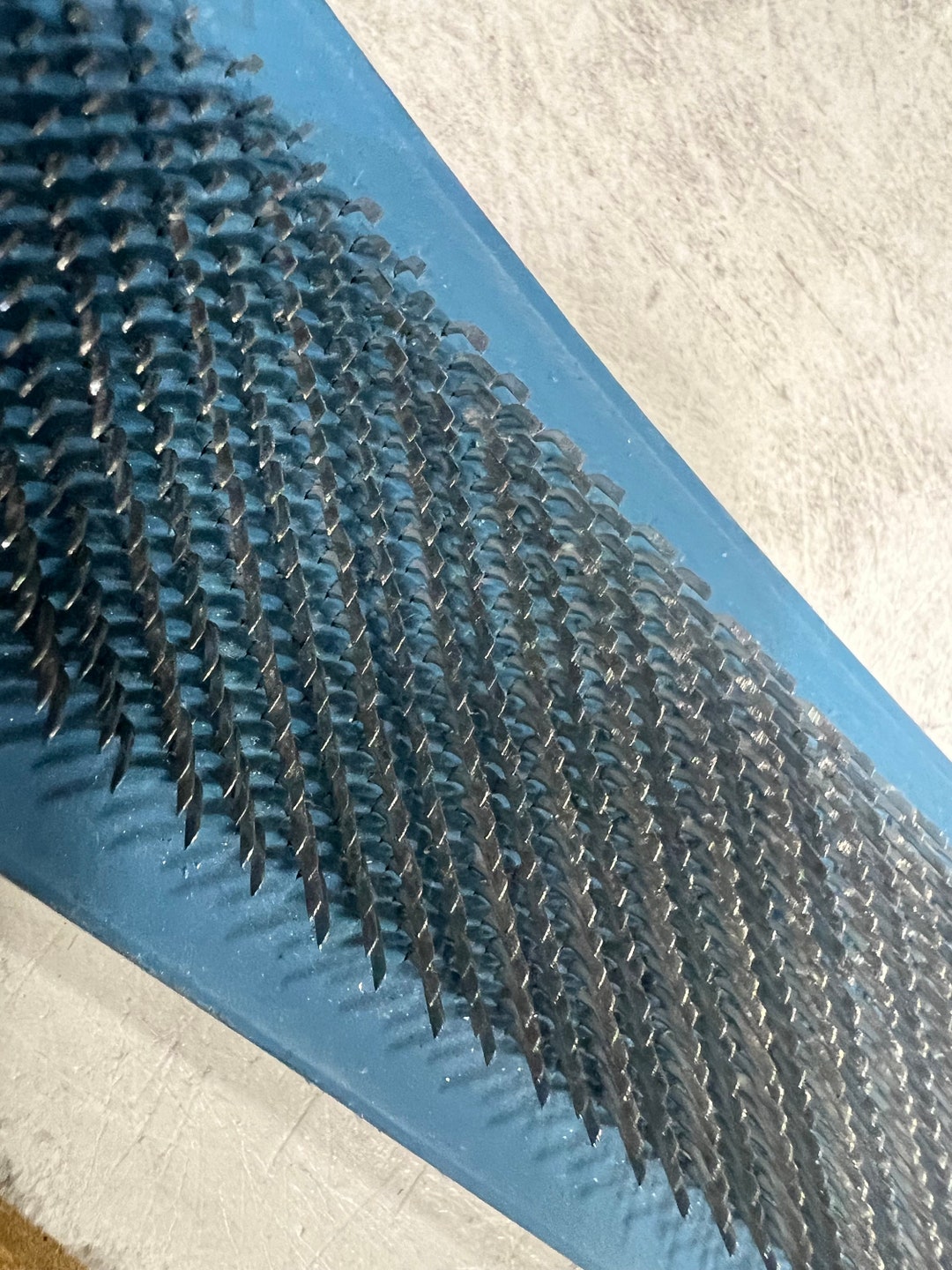 HUGE OVERSTOCK SALE Box of 100pc Rug Hooking EH3 Gripper Strip Coarse ...