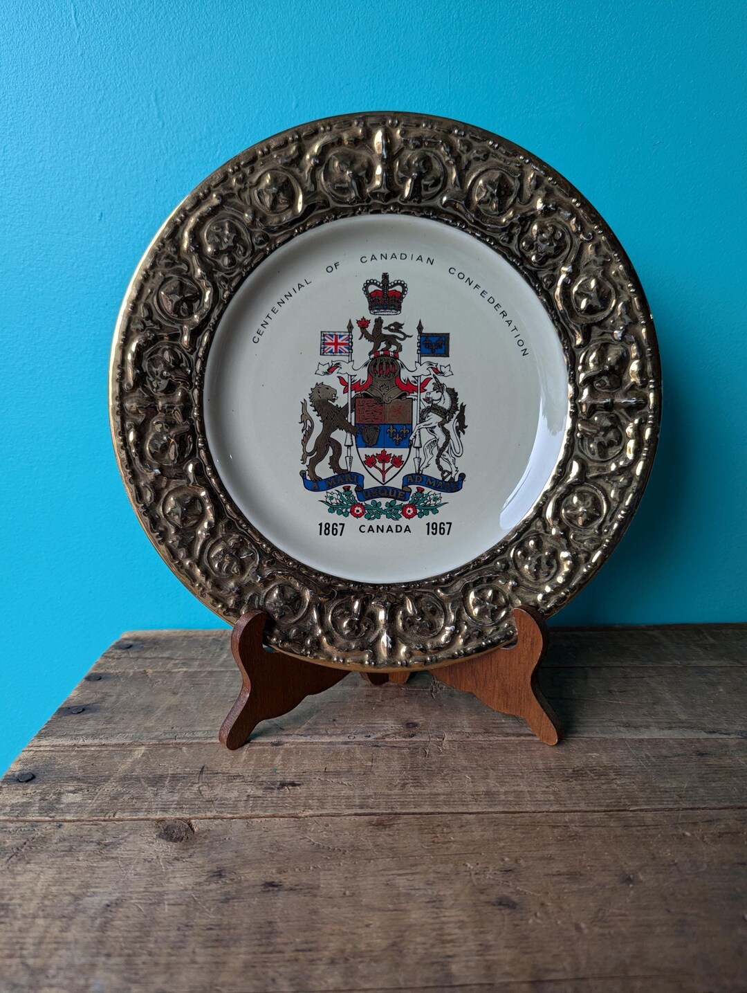 1967 Decorative Plate Canadian Centennial Coat of Arms, Crown Devon ...