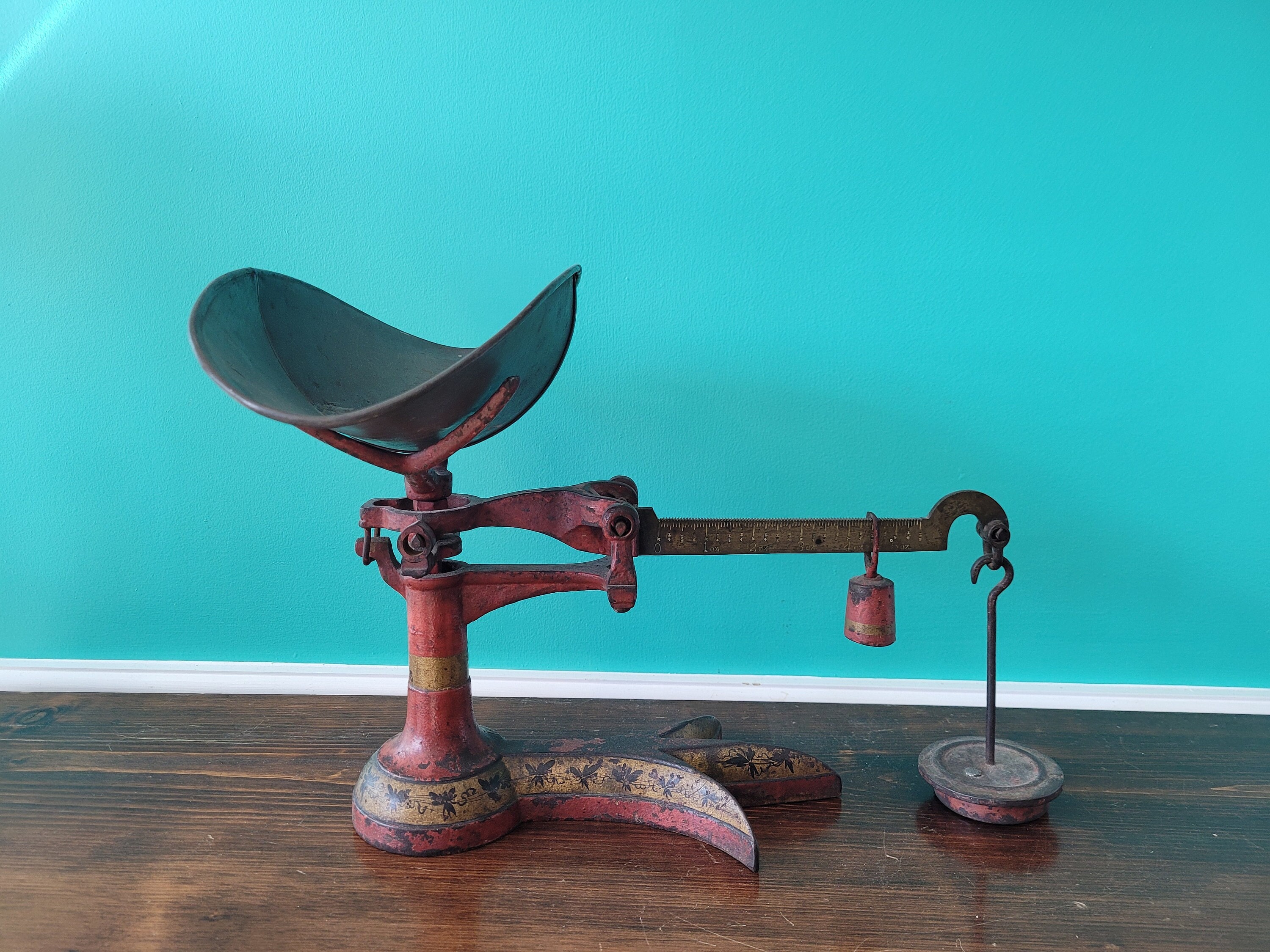 Antique Crow's Foot Candy Scale