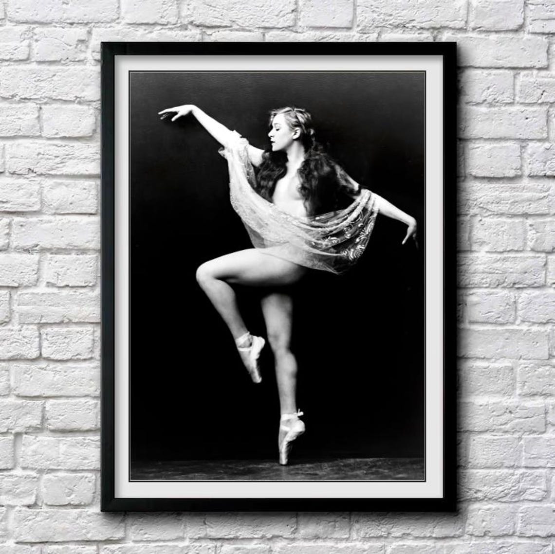 Caryl Bergman 1920s Era Ziegfeld Follies Showgirl 730 944 Black
