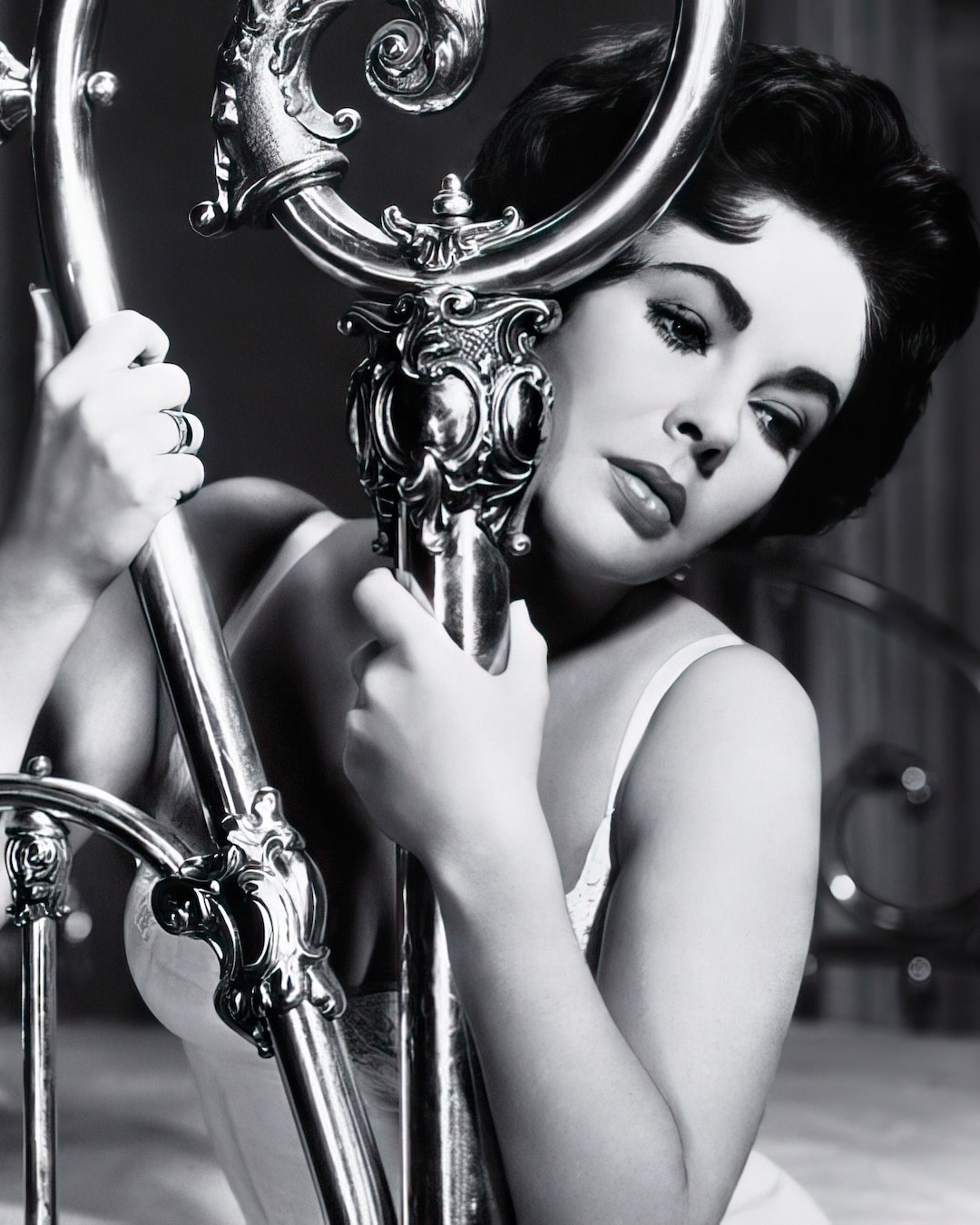 Elizabeth Taylor - "cat on A Hot Tin Roof" C. 1958 - Black & White ...