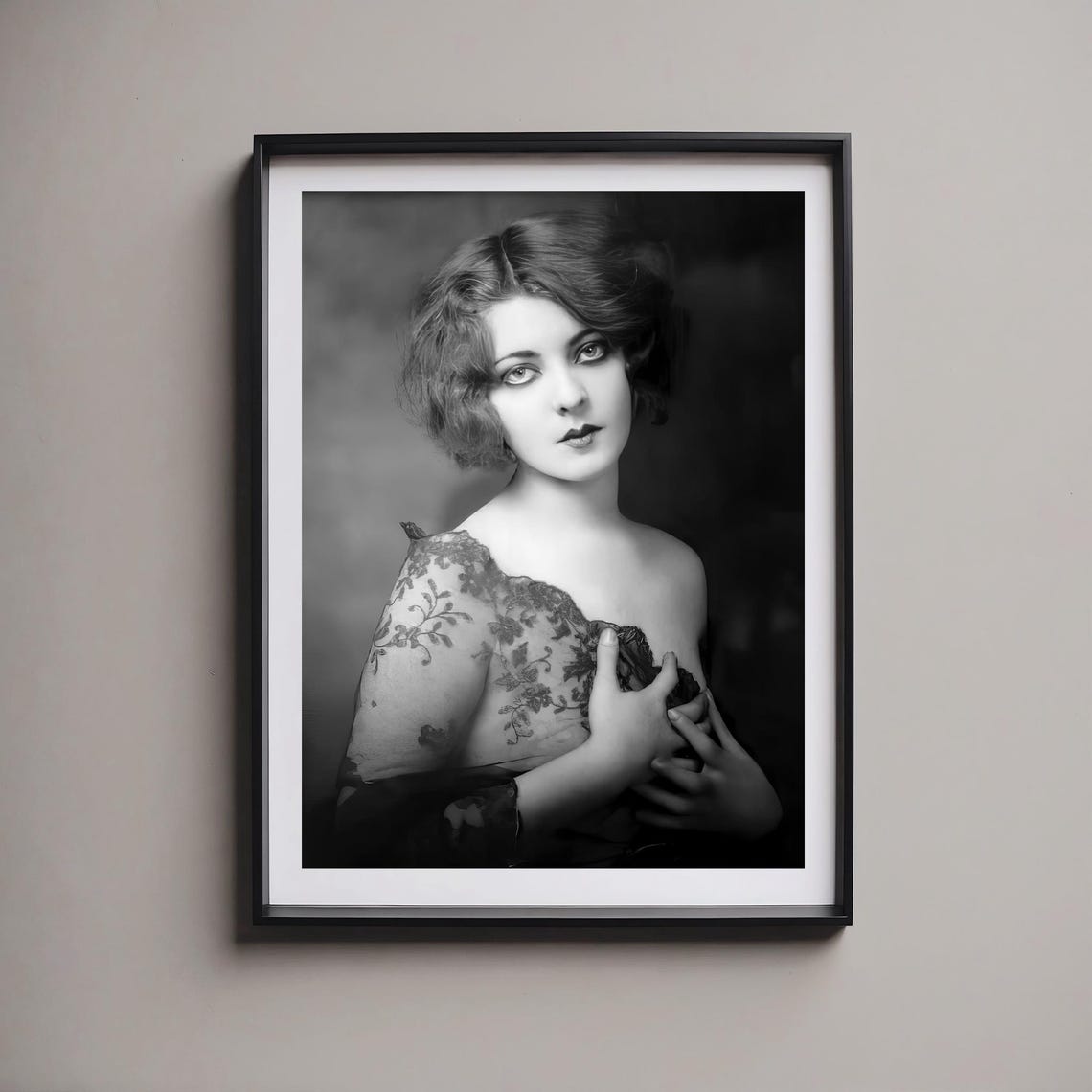 1920's Era Ziegfeld Follies Beauty Marion Benda - Black & White ...