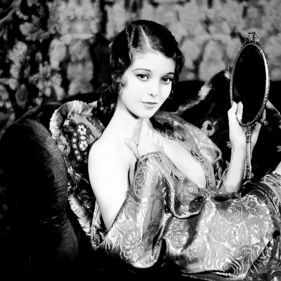 1930s Era Actress Loretta Young Black And White Multiple Sizes730 084sexy Classic Hollywood
