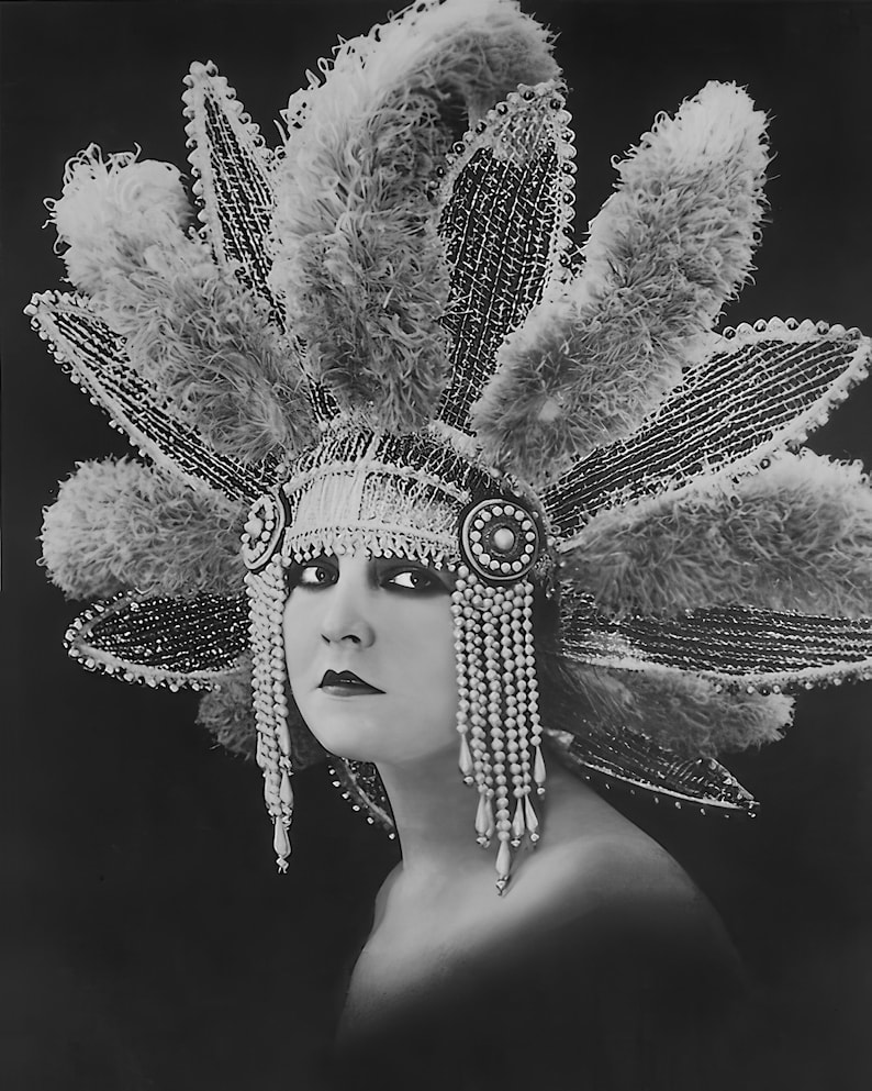 Roaring 20s Classic And Sexy Flapper Girl Lucy Doraine The Etsy