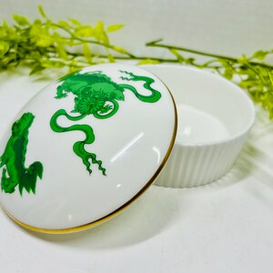 Wedgwood Chinese Tigers Green Bone China Made in England Round Box With ...