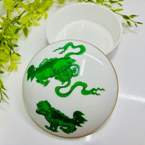 Wedgwood Chinese Tigers Green Bone China Made in England Round Box With ...