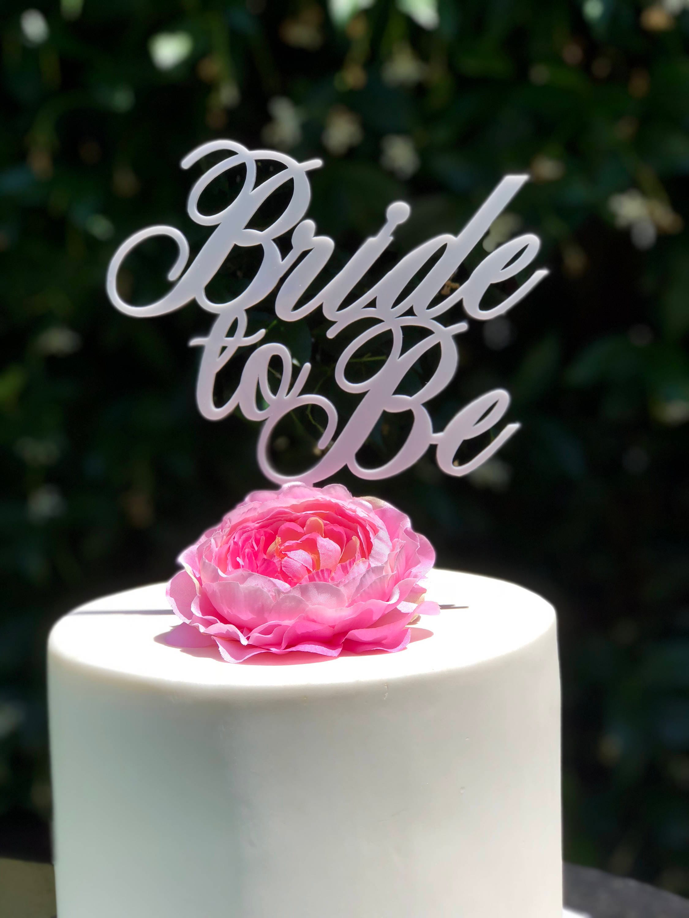 Bridal Shower Cake Topper reads: Bride to be | Etsy