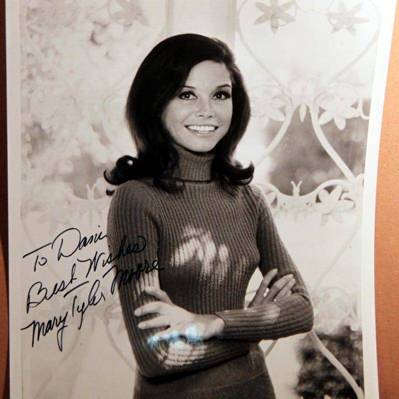 Mary Tyler Moore Autograph - Etsy