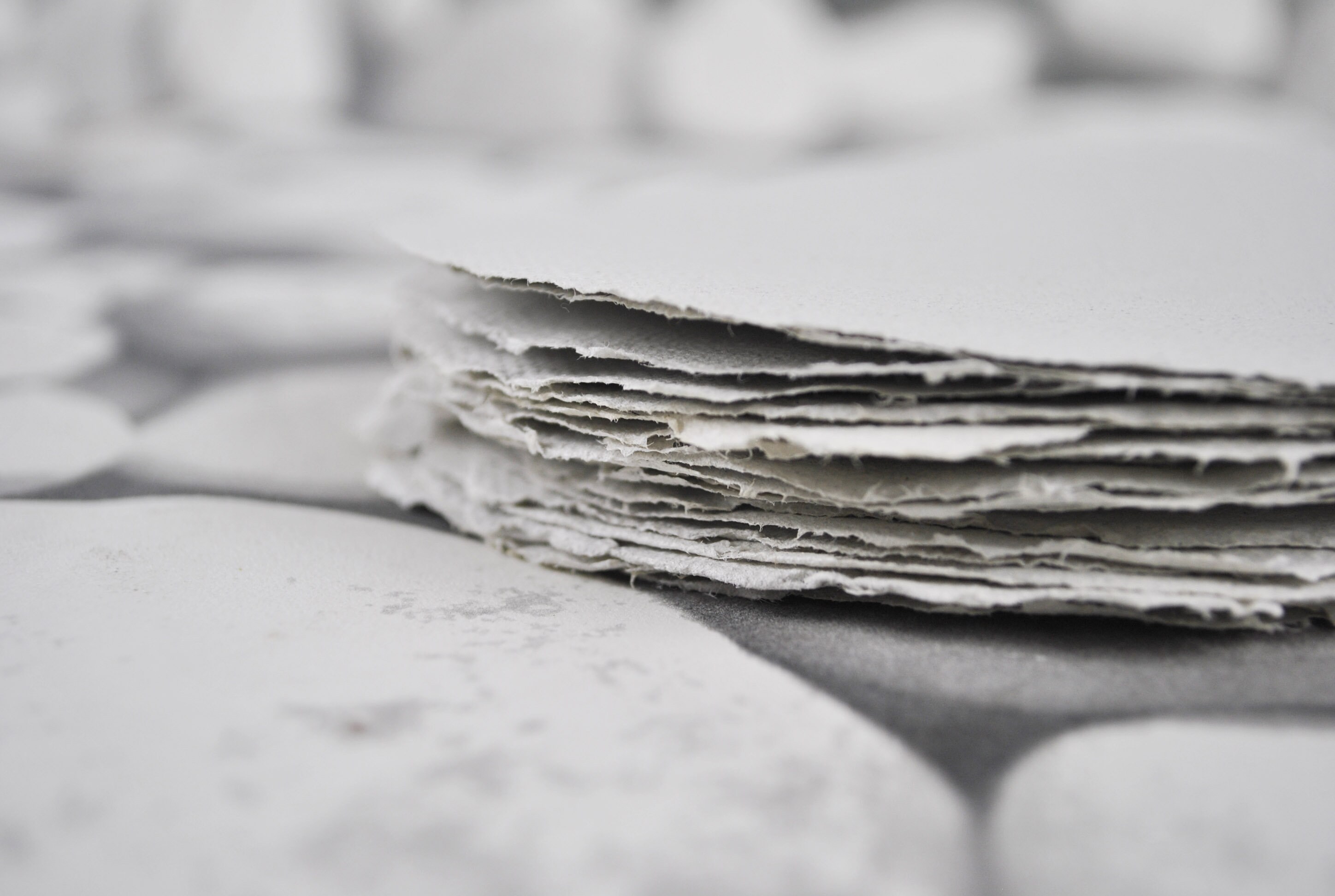 10-20 Sheets of Circle Handmade Paper Roughly 11.5cm Diameter Eco ...