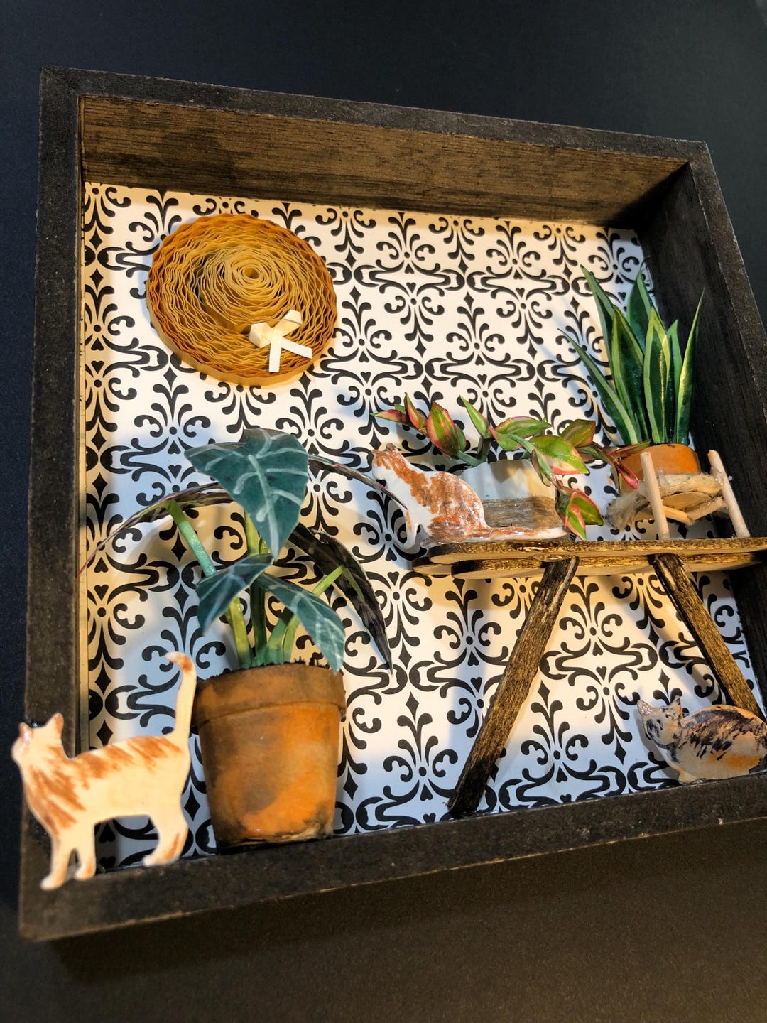 Diorama Miniatures Paper Plant Display; Wooden Frame With Tiny Paper ...