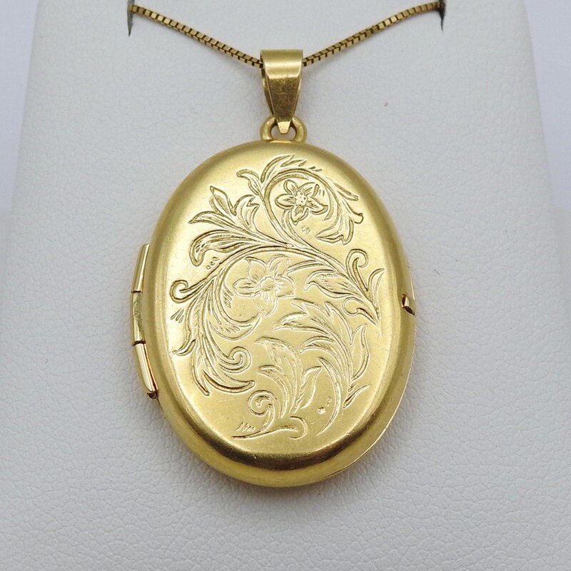 Victorian Locket - Etsy