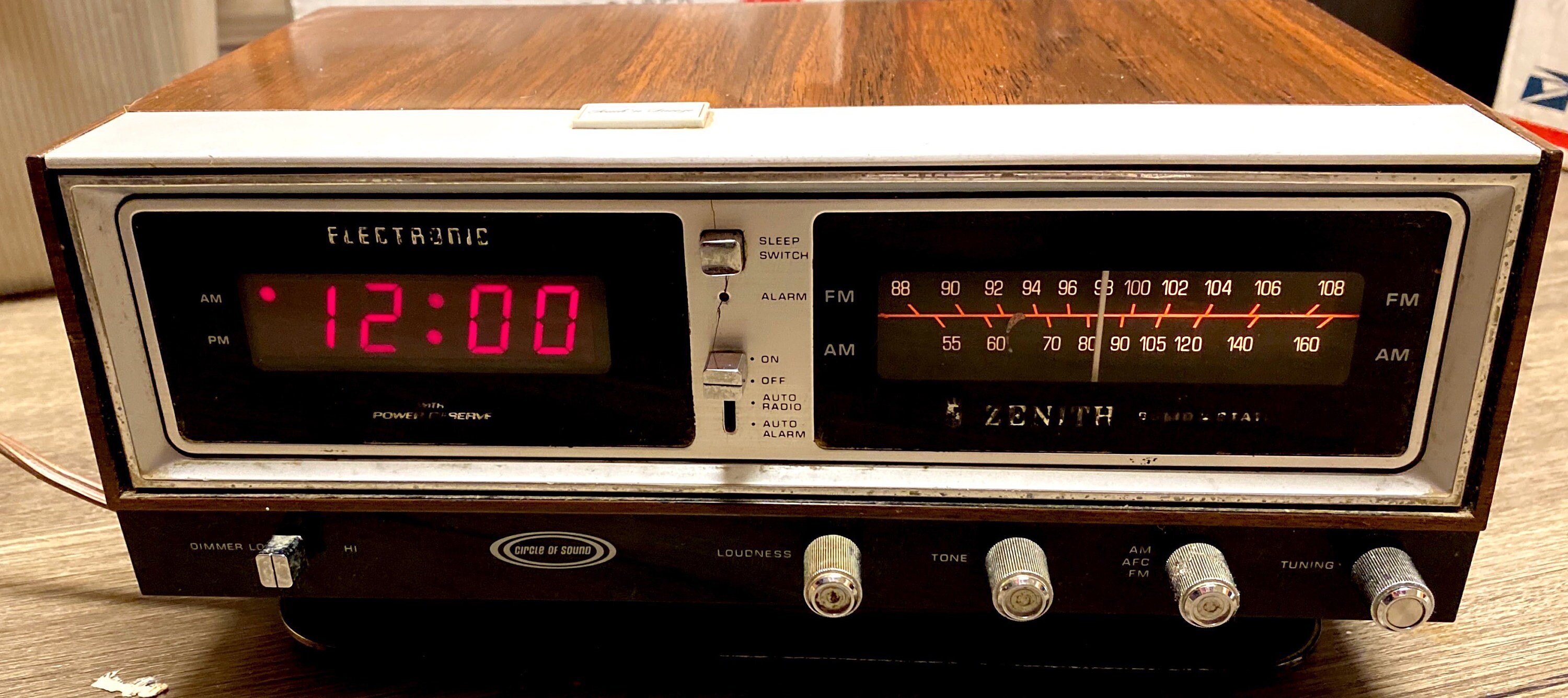 Zenith Radio Vintage Radio for sale | Only 4 left at -65%