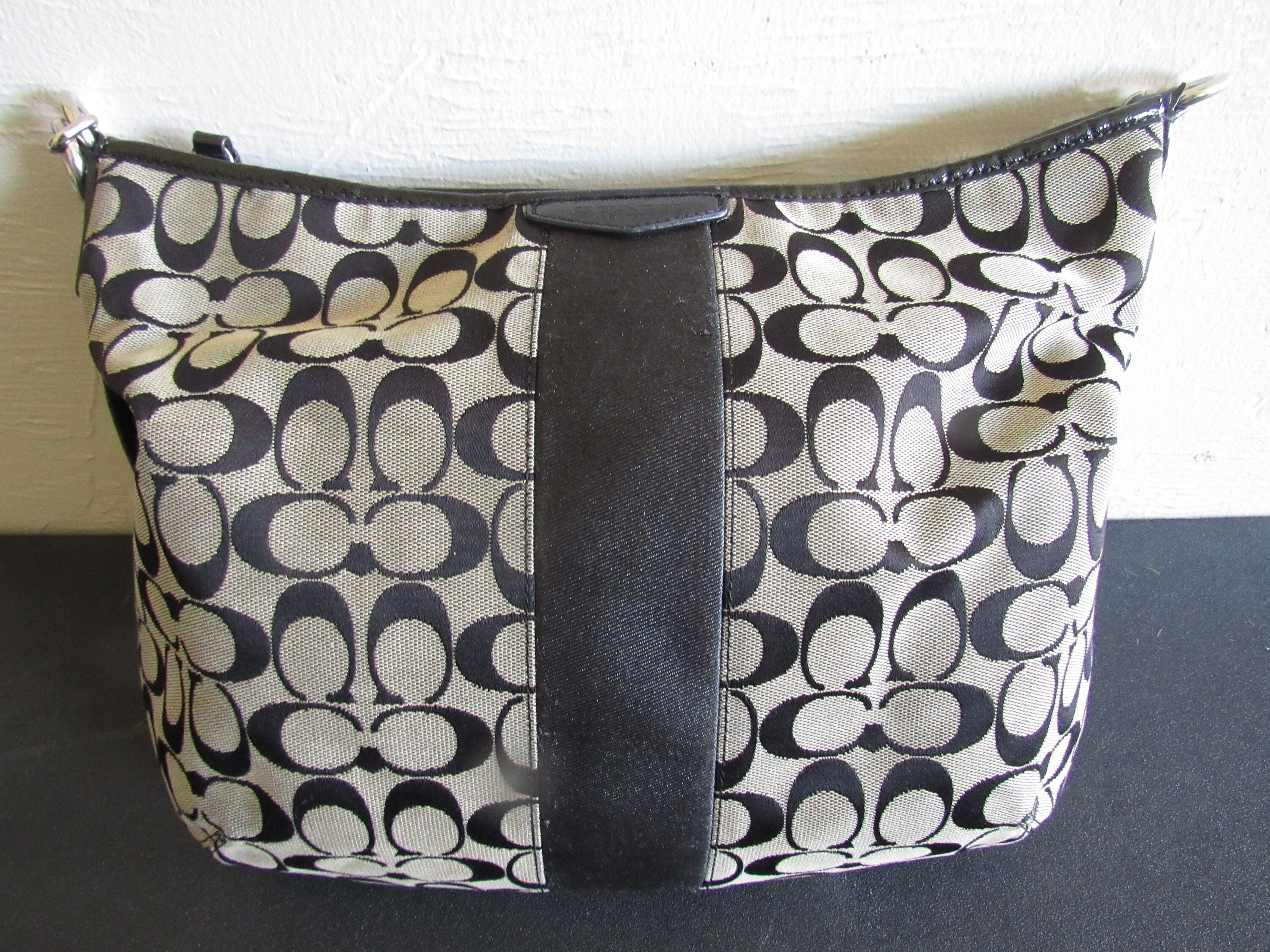 Black Coach Logo Pattern