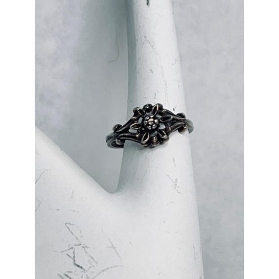 Vintage Sterling Silver Flower Pinky Ring Signed Siz… - Gem