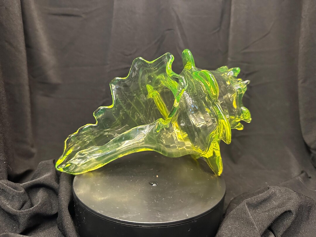Blown Uranium Glass Conch Shell Sculpture - Etsy