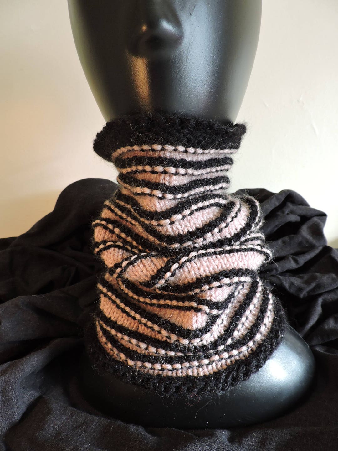 Pink and Black Graphic Acrylic & Alpaca Snood - Etsy