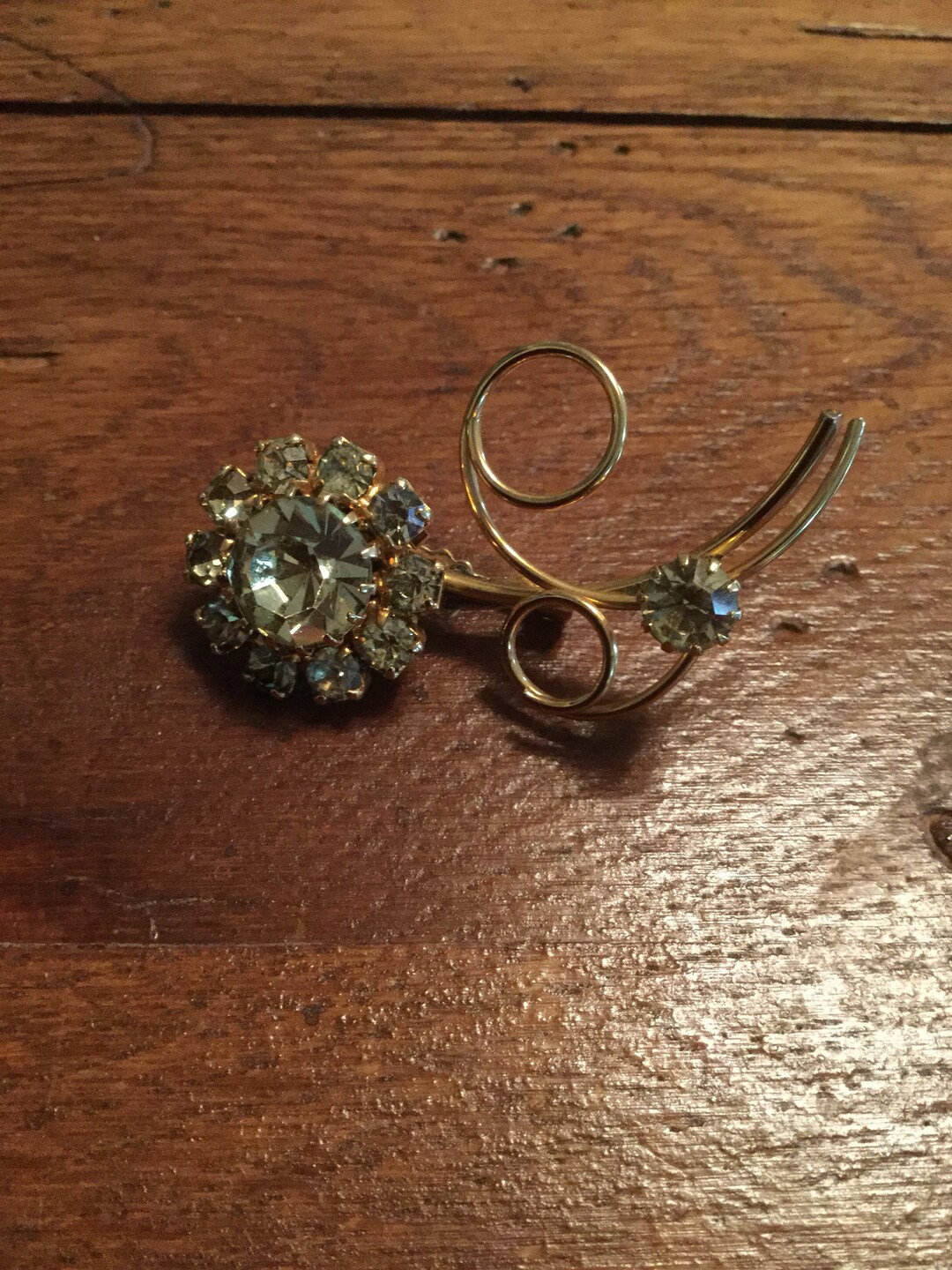 Crystal Daisy Flower Brooch - Etsy