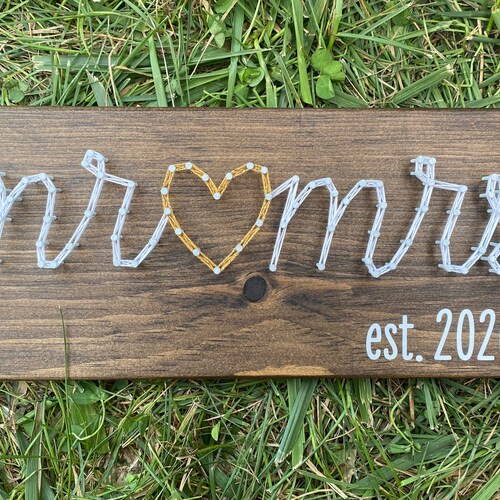 Mr & Mrs String Art Wedding Gift Mr and Mrs Sign - Etsy