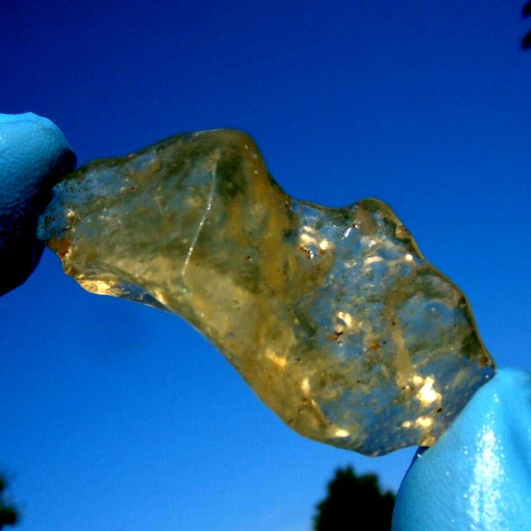 Libyan Desert Glass (yellow Gem 50 Crt ) Meteorite Impact Tektite ...