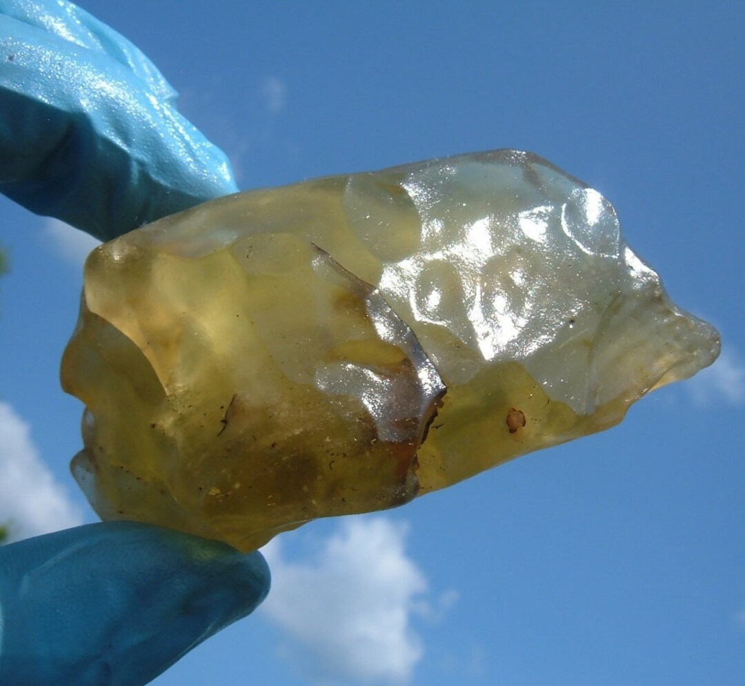 745 Carat Libyan Desert Glass Nice Shape yellow Gold Meteorite Impact ...