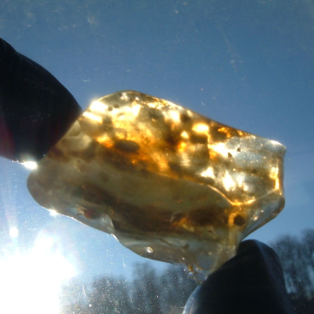 107 Crt Libyan Desert Glass Cristobalite Dark Lines meteorite Impact ...