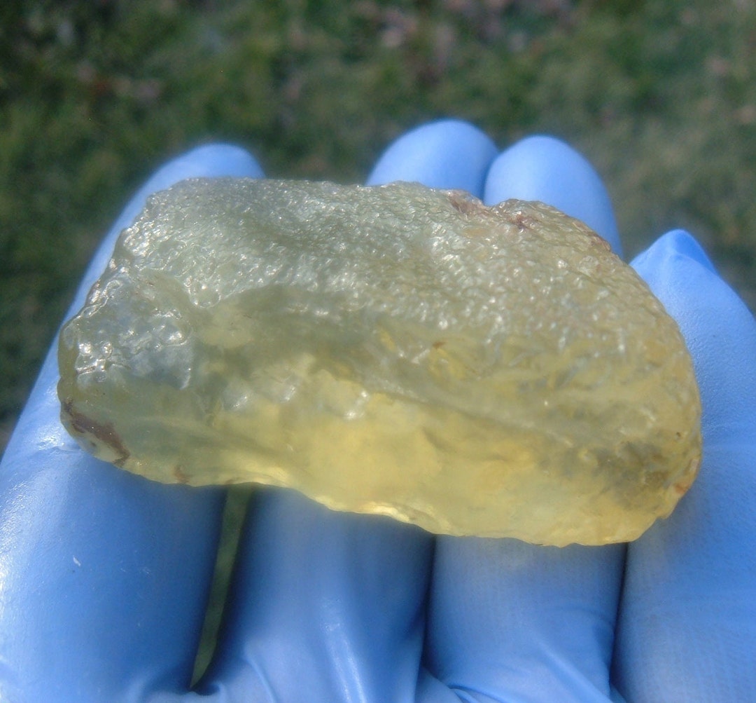 320 Crt Libyan Desert Glass dimples Yellow Gem Gold Meteorite Impact ...