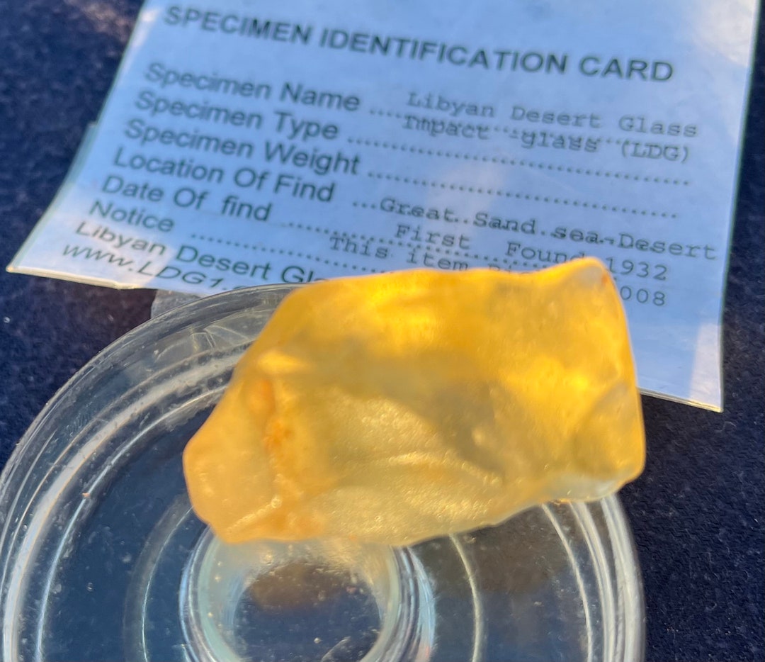 93 Carat Libyan Desert Glass dark Yellow Gold Meteorite Impact Tektite ...