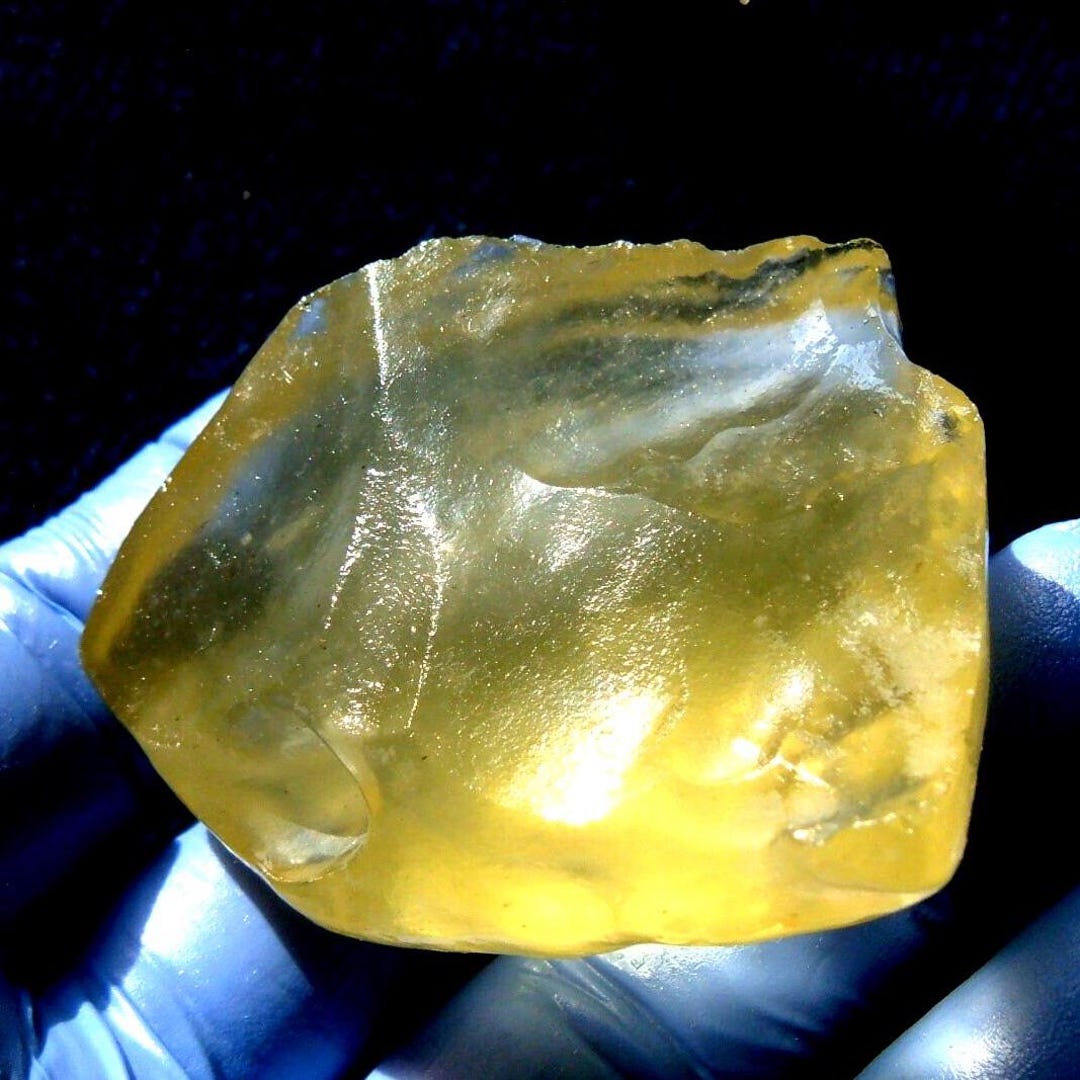 385 Crt Libyan Desert Glass Dark ( YELLOW ) Gem Meteorite Impact ...