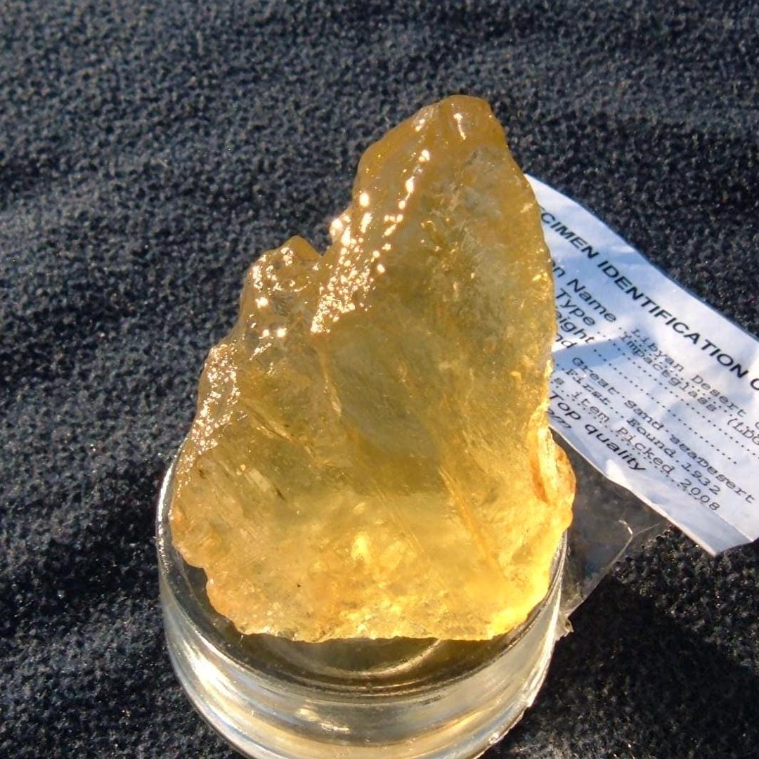 770 Carat Libyan Desert Glass(stand Alone -yellow Gem ) Gold Meteorite ...