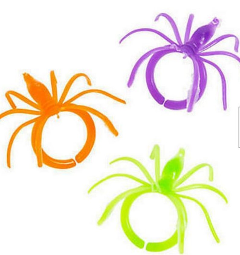 Pack of 36 - Coloured Halloween Spider Rings - Spooky Party Favours for ...