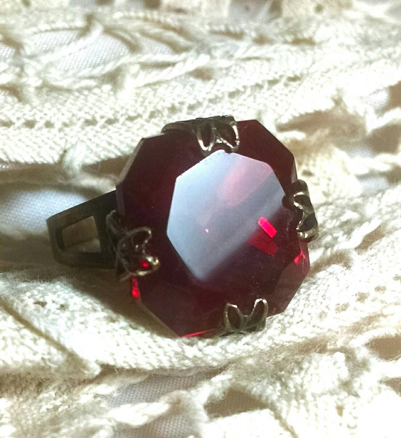 Antique Brass Ring With Bright Red Vintage Glass Gemstone - Etsy