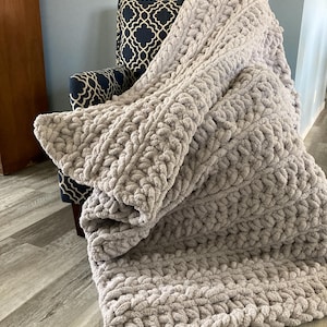 Easy Chunky Blanket Pattern, Big Bulky Afghan, 12 Hour Luxurious ...