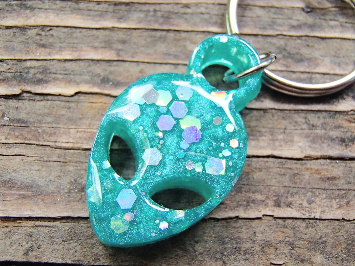 Alien Head Keychain / Bagclip. Choose One Two or All - Etsy