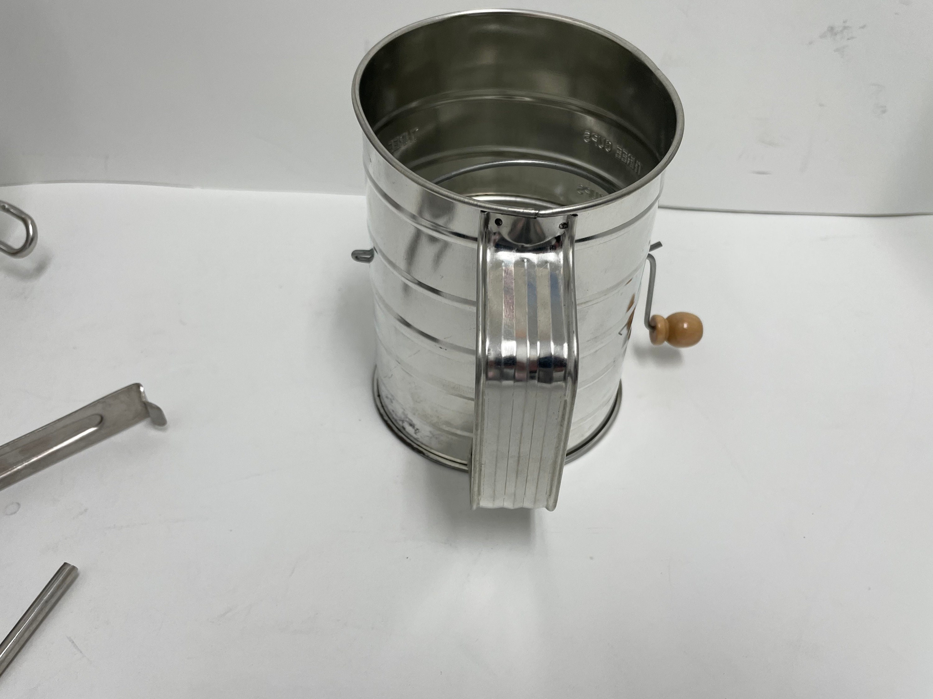 Sifter Set Sifter With Paddle Strainer Colander and 3 Cup Handled ...