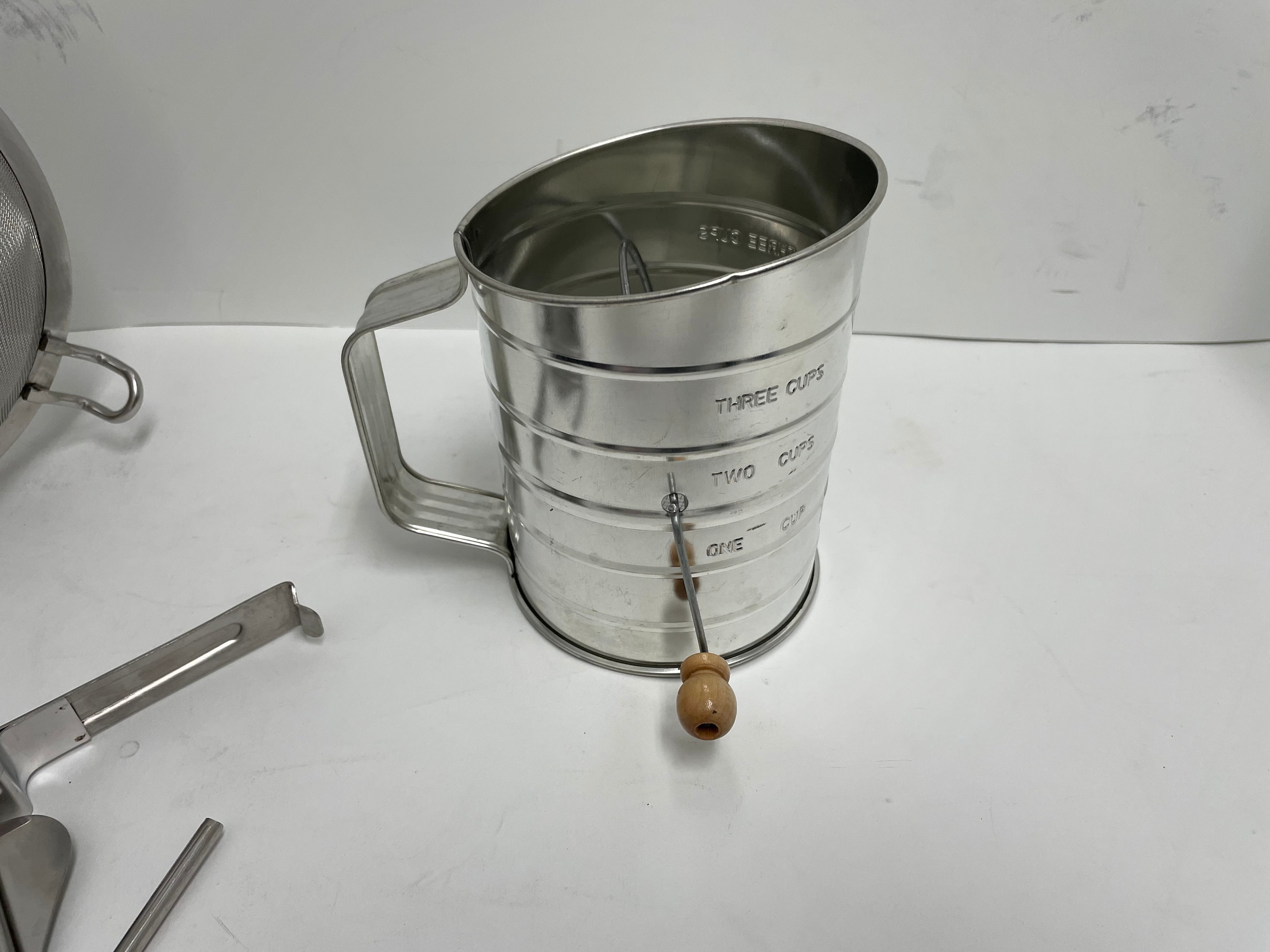 Sifter Set Sifter With Paddle Strainer Colander and 3 Cup Handled ...