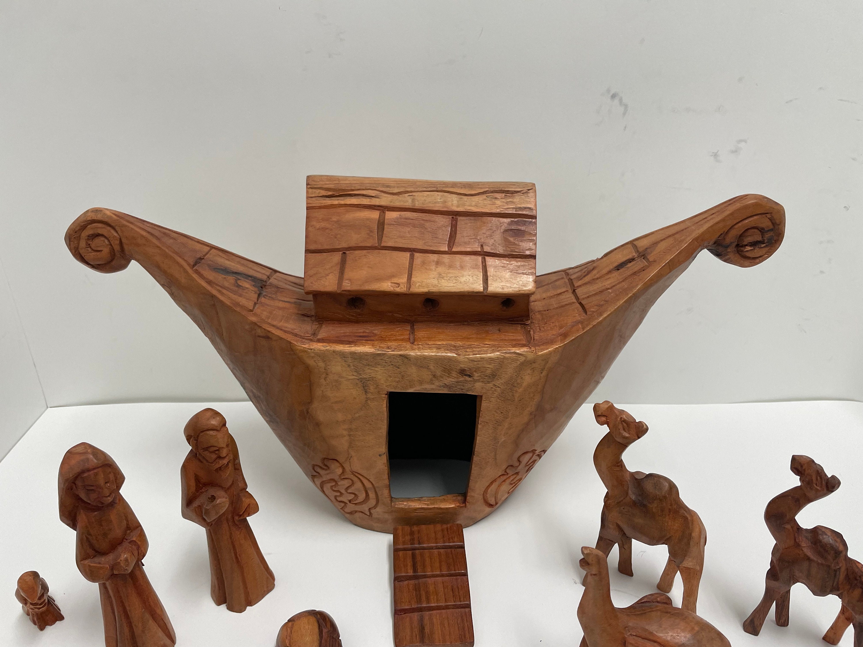VINTAGE Hand Carved Wooden Noah's Ark With Animals Noah & Wife 15 Pcs ...