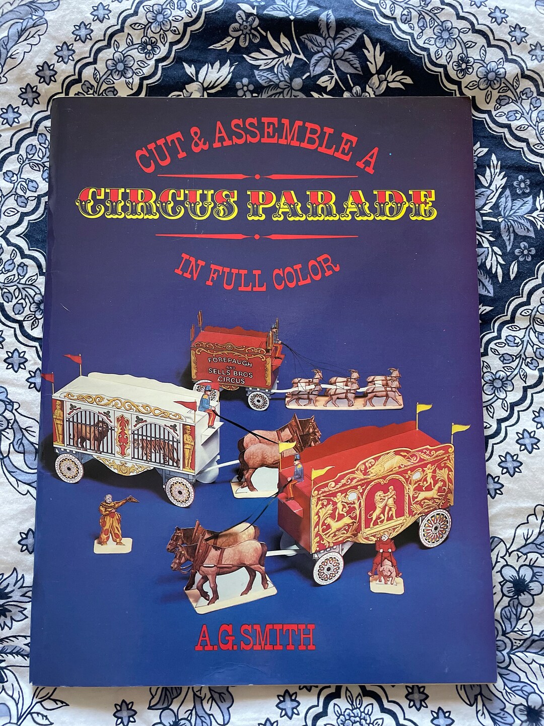 Book Cut & Assemble Circus Parade by A.G. Smith 1985 - Etsy