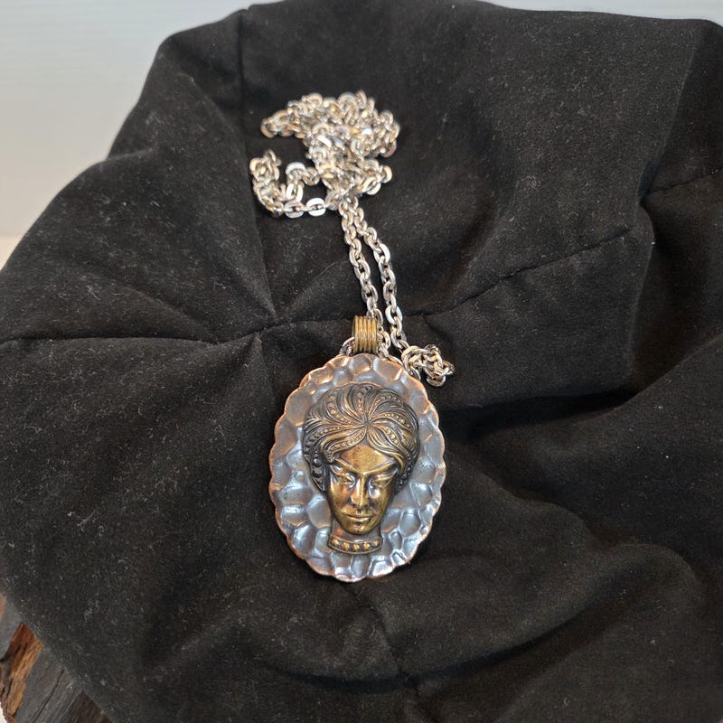 Genie Necklace - Etsy