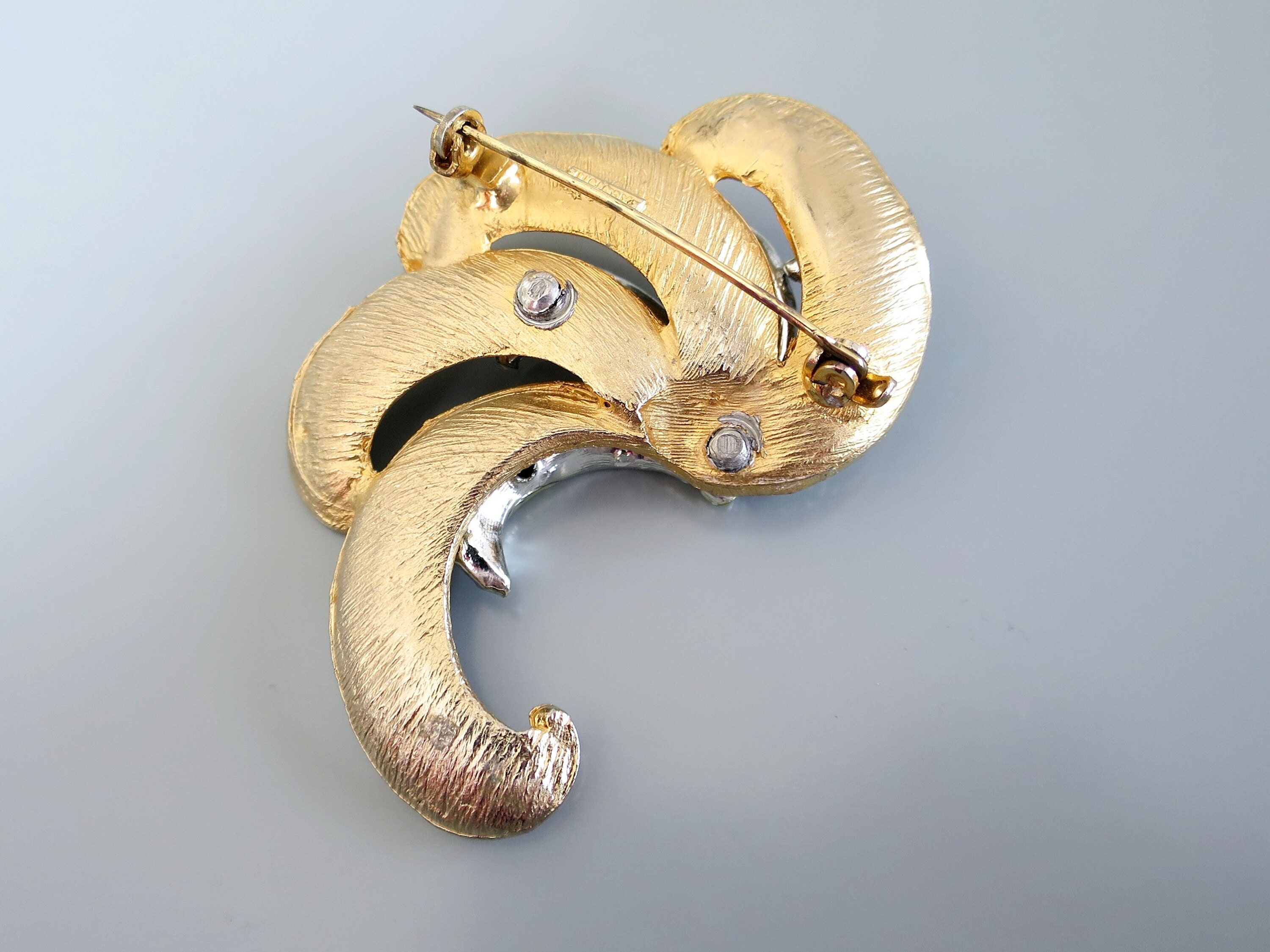 Large Vintage Gold Tone Fan Brooch by JEWELCRAFT - Etsy UK