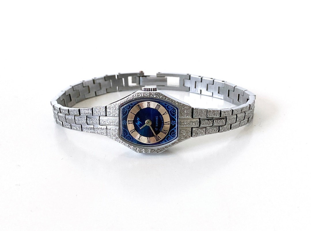 Dainty Silver Vintage Watch. Blue Dial Watch Women's - Etsy