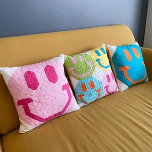 Smiley Face Quilt Pattern: Retro Fat Quarter Design (PDF Pattern) - Etsy